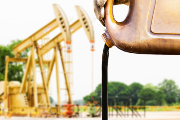 Trending: Oil Slides on Renewed Supply Glut Fears