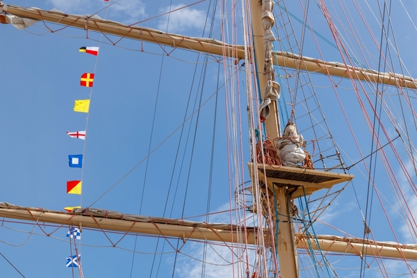 Lean Into a Global Soft Landing With AVDV